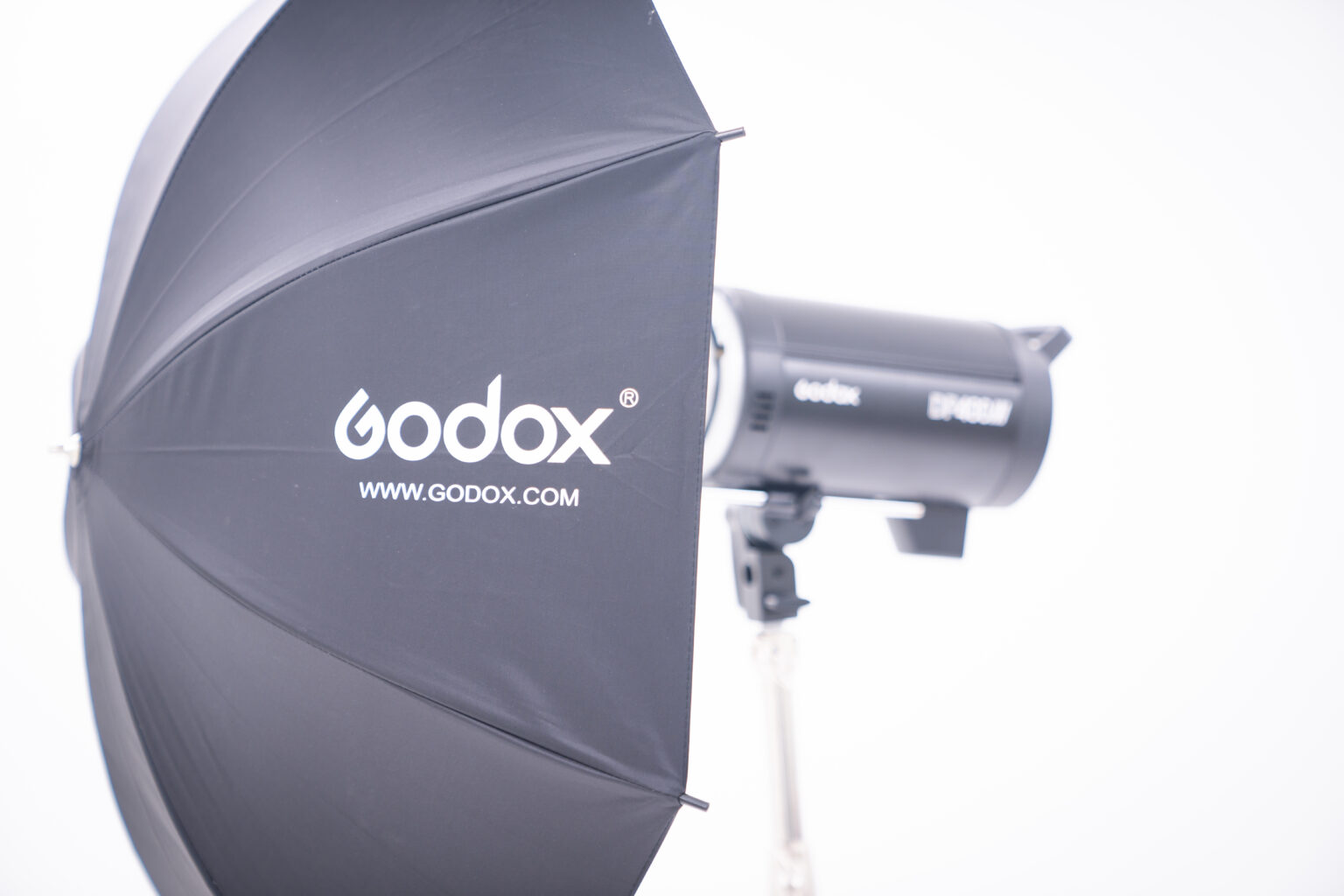 Equipment – 撮影機材（無料） | 大阪・西中島のレンタルフォトスタジオ | Crit Lab